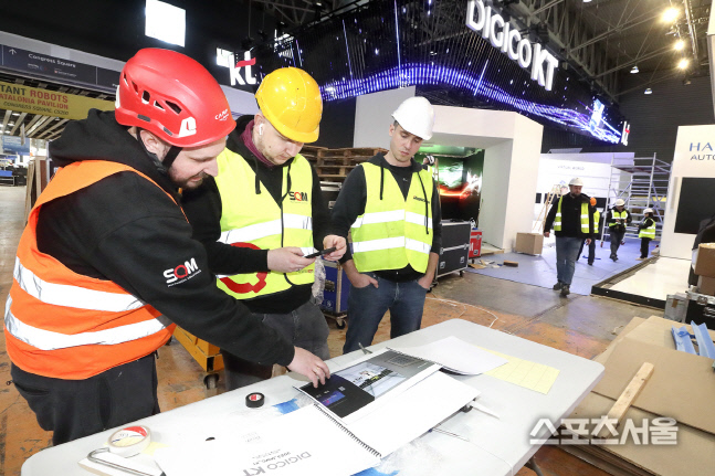 KT, MWC서 초거대 AIㆍ차세대 네트워크 솔루션 공개