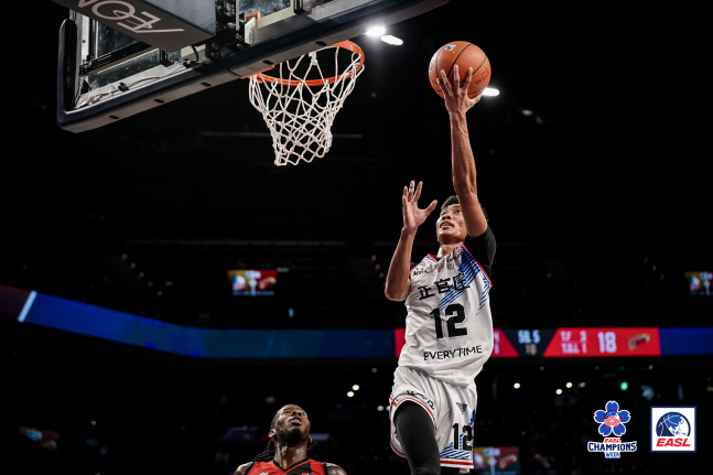 '스펠맨 53점' KGC 산미구엘에 55점차 완승, 결승 진출 유력[EASL]