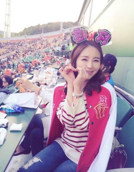 나윤희 기상캐스터 SK 최정, '조용한 내조' 눈길