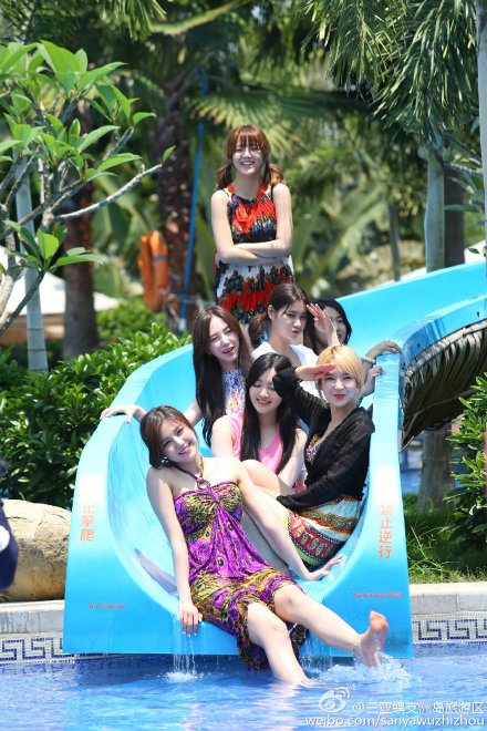 SNS] AOA, 7人7色 바캉스룩 입고 휴가 만끽 '누가누가 섹시한가'