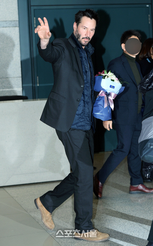 [ss포토]키아누 리브스 내한 오늘은 노숙자 패션 아닙니다