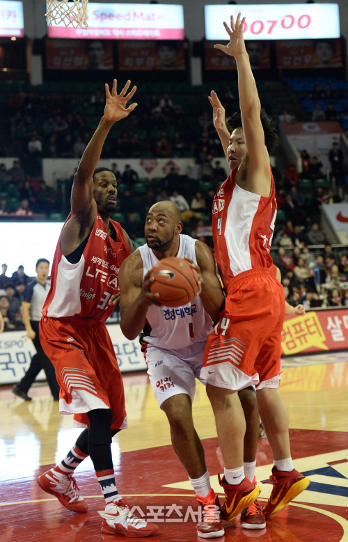 [SS포토]KGC 리온 윌리암스, '지금 슛해도 될까?'(SK-KGC)